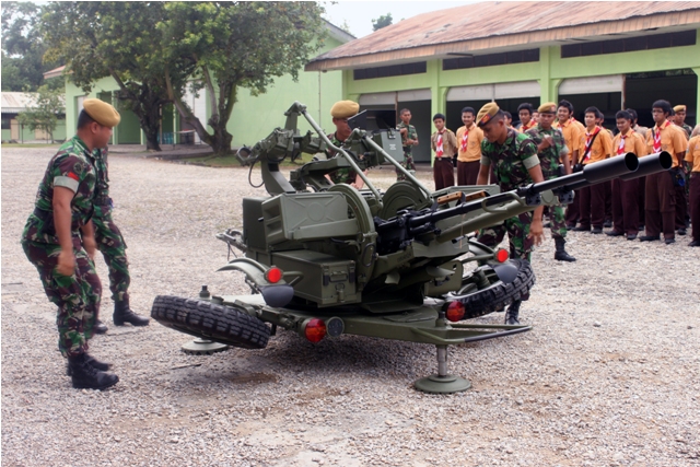 :: Pramuka Vidatra ::: Kunjungan Den Arhanud Rudal 002 dan Bantara (1)