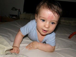 Blog de una madre desesperada: El misterio del bebé volador