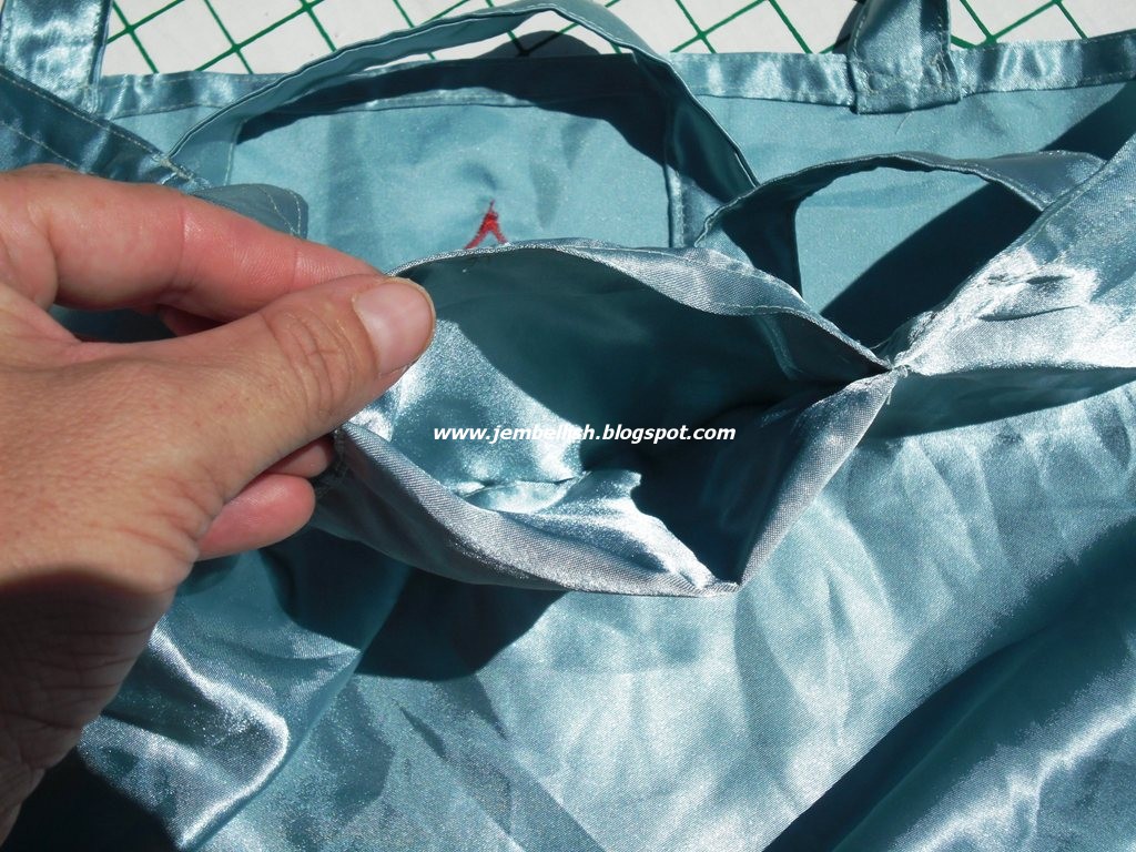 Creating my way to Success: Christmas Handibag - a tutorial