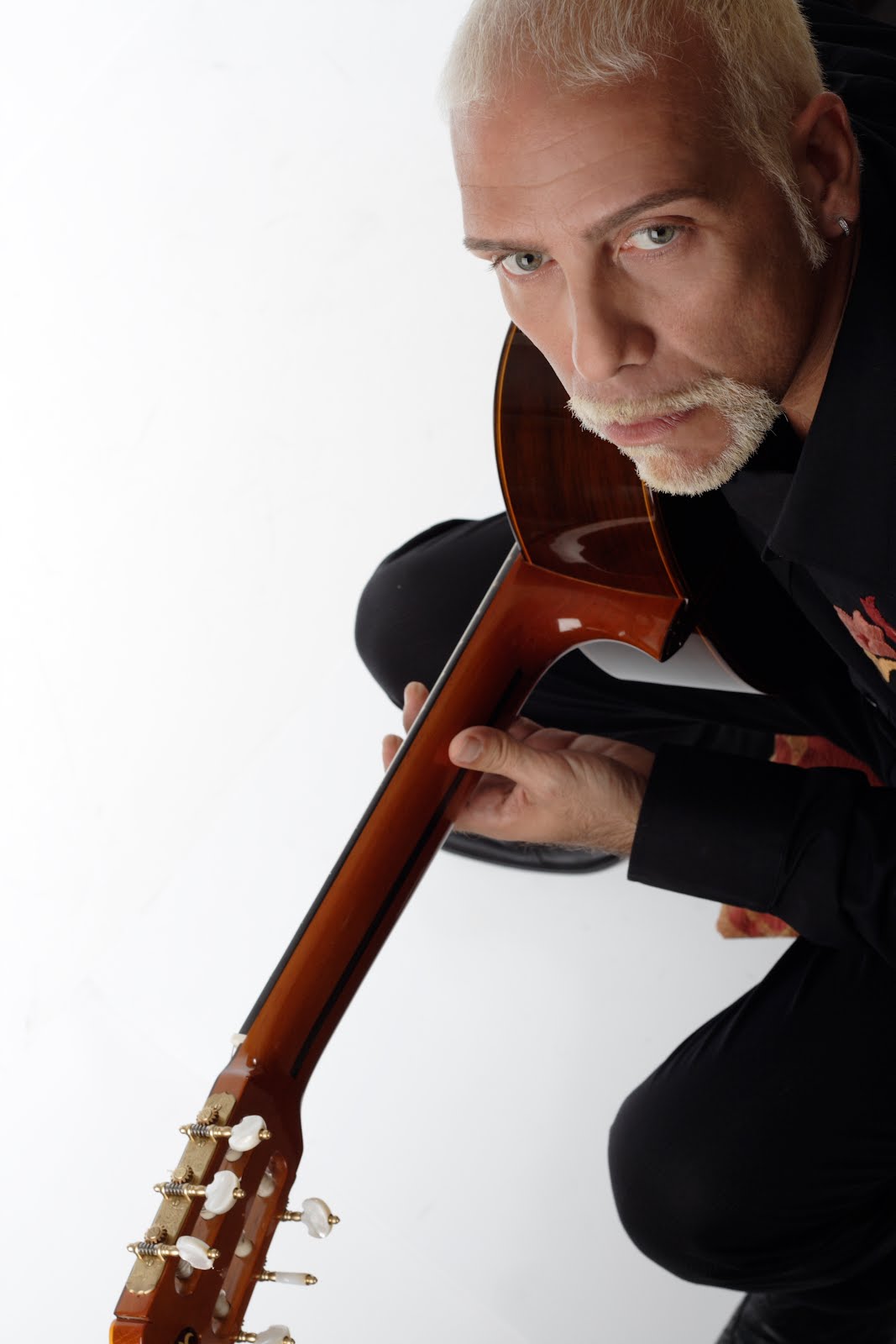 Tienda Ramírez: 4 MAYO- TERTULIA ROBERTO FABBRI