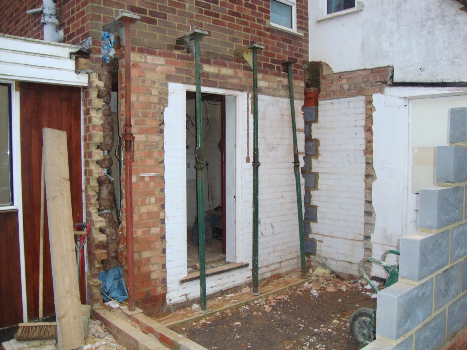 Moving to Earley: Propping the walls