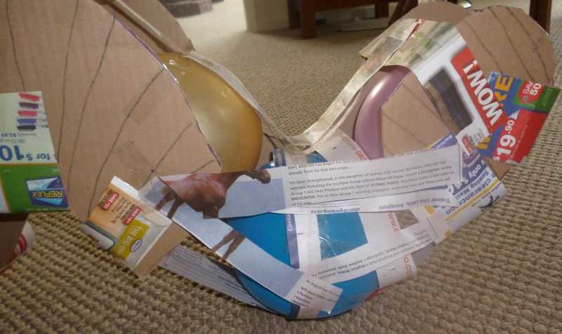 The Papoose Mamoose: DIY Worm Pinata