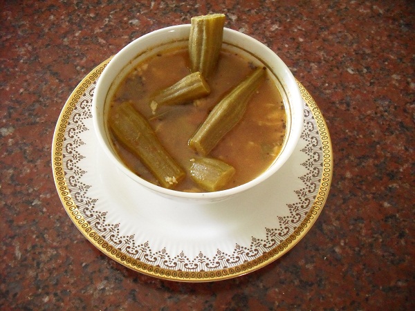 Nuggekaayi Tili Saaru - A Spicy Clear Soup With Drumsticks