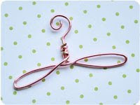 Kell Belle Studio: How to Make a Wire Hanger