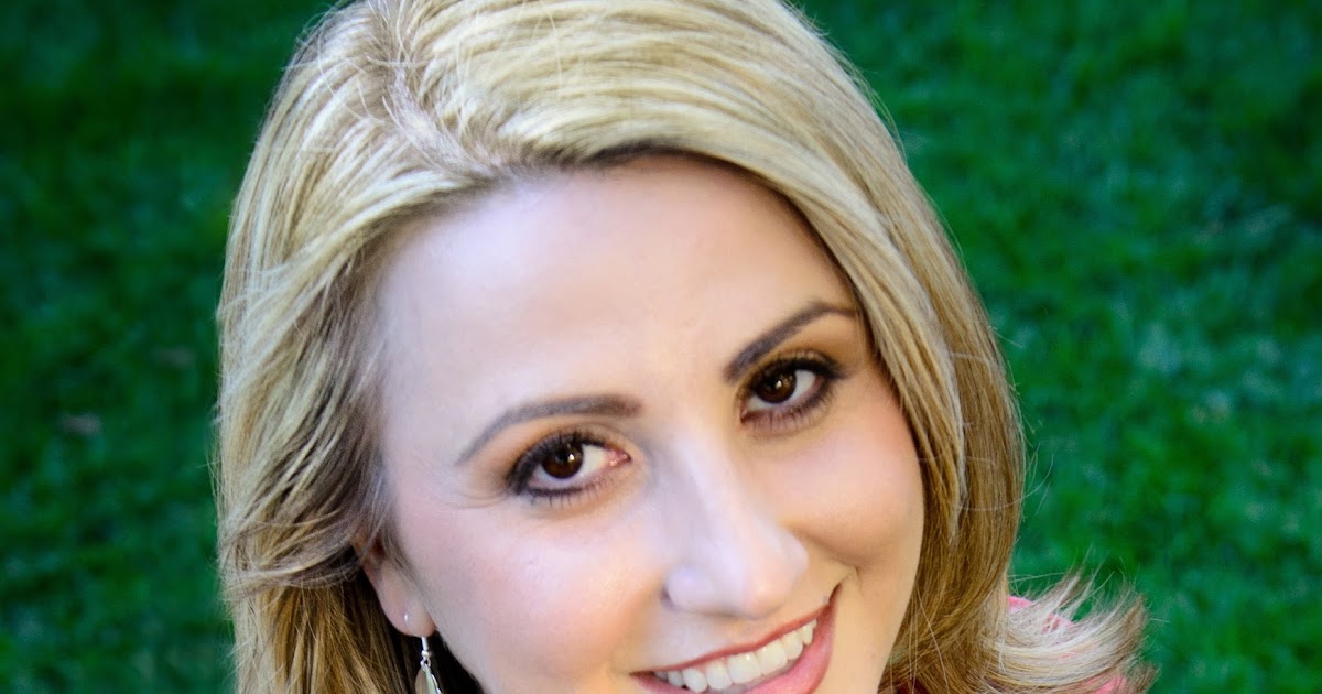 Shannon Messenger: About