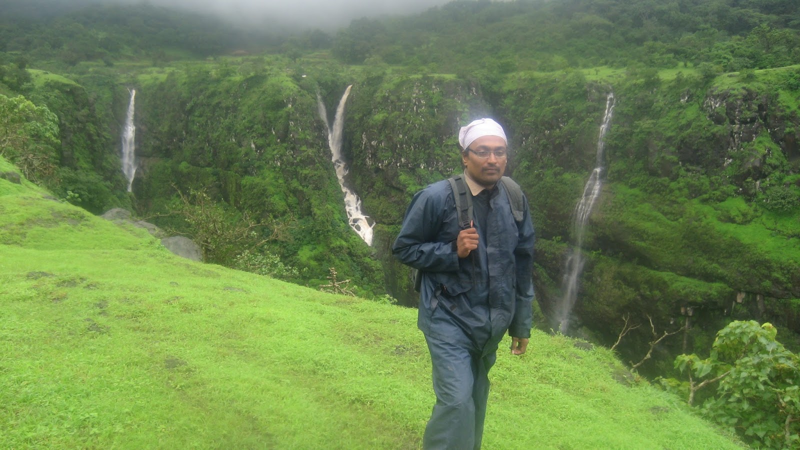 On the Edge of Sahyadris: Ahupe Ghat: A memorable walk through heaven