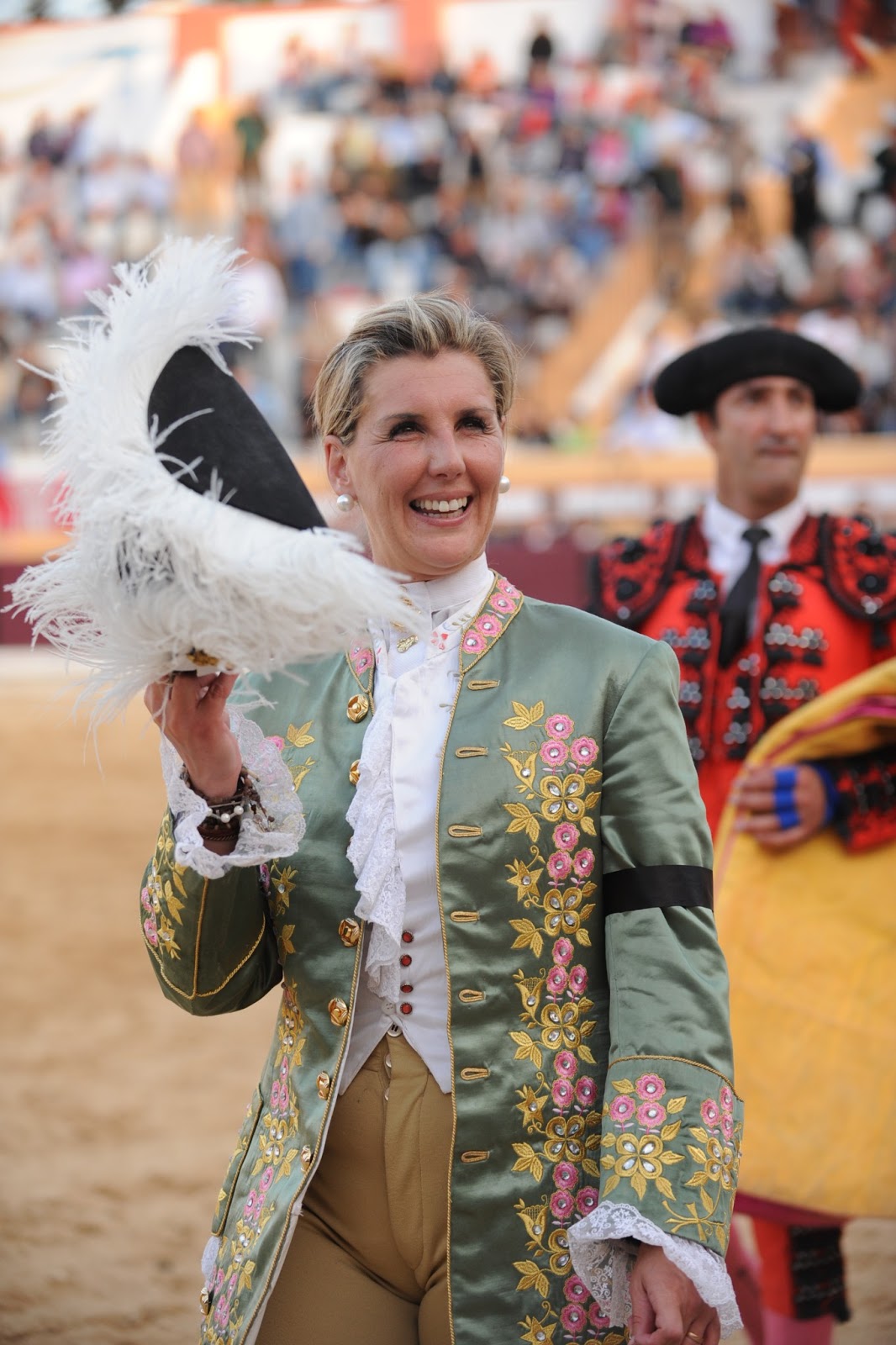 PLANETA DOS TOUROS - Para Aficionados: Tauroleve apodera a cavaleira ...