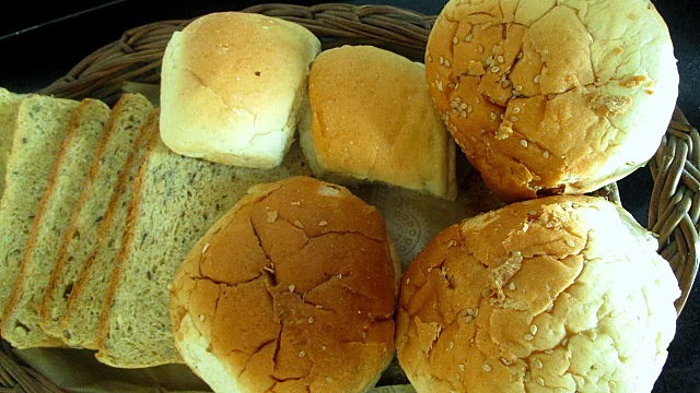 For the Love of Food : Of Breads Bombay and Health