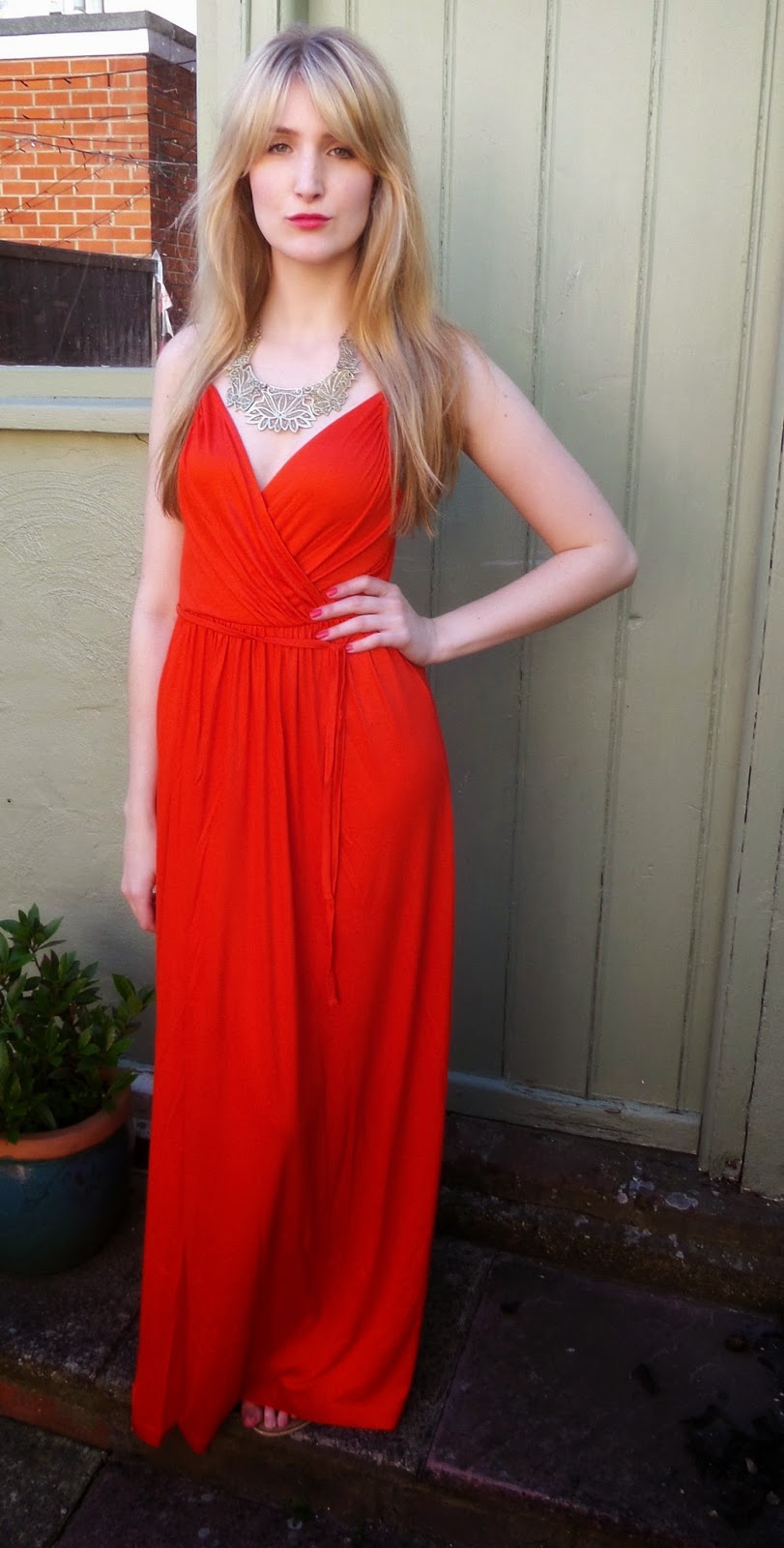 Outfit post: French Connection Red Dress | Lauren Loves Blog