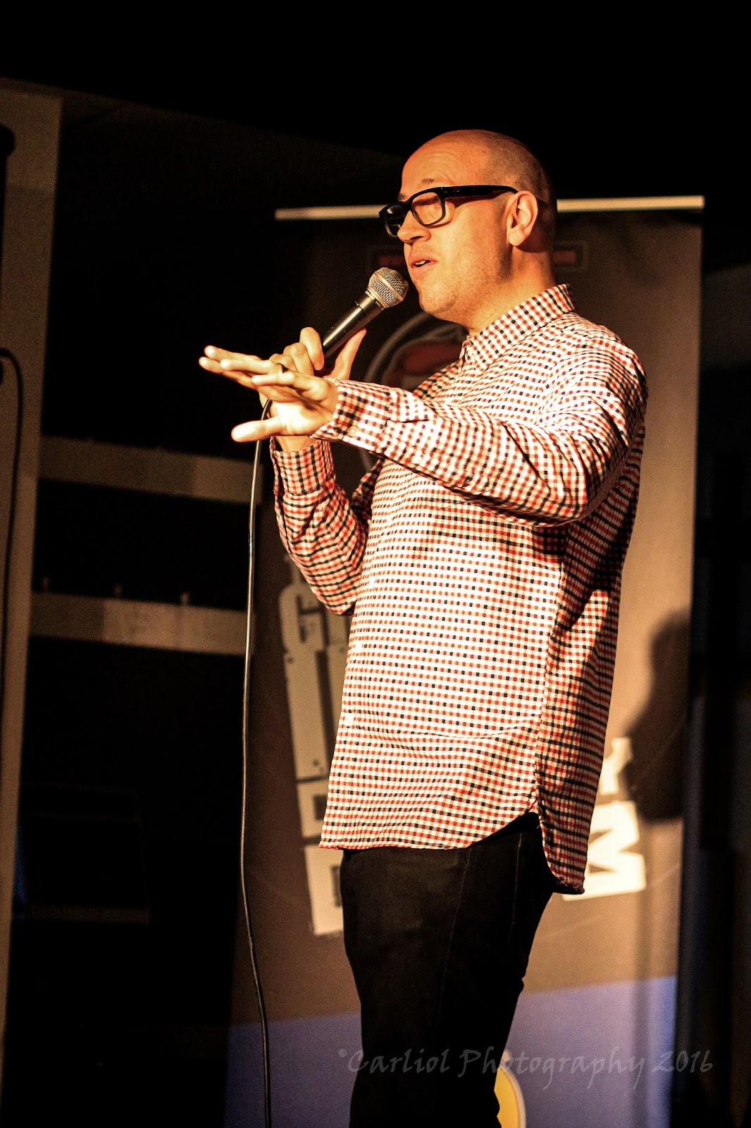 The North East Theatre Guide: Review: Grinning Idiot Comedy Club at ...