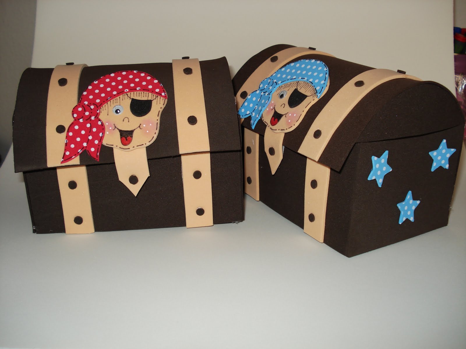 Tia Lu: BAÚ DE PIRATA