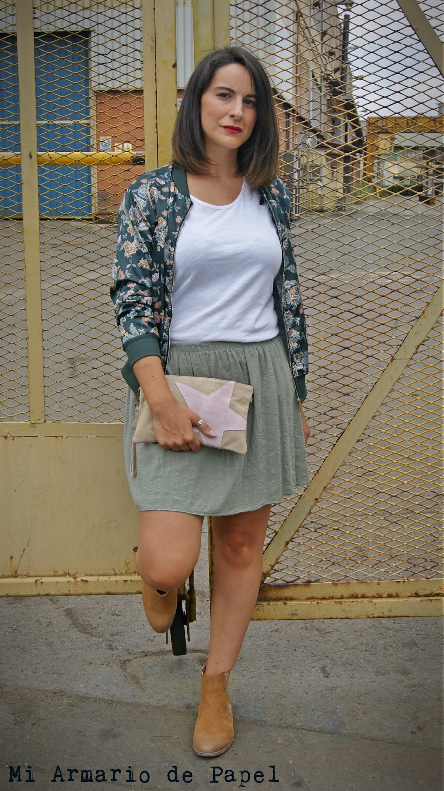 Outfit: Cómo Combinar una Falda Verde - Mi Armario de Papel