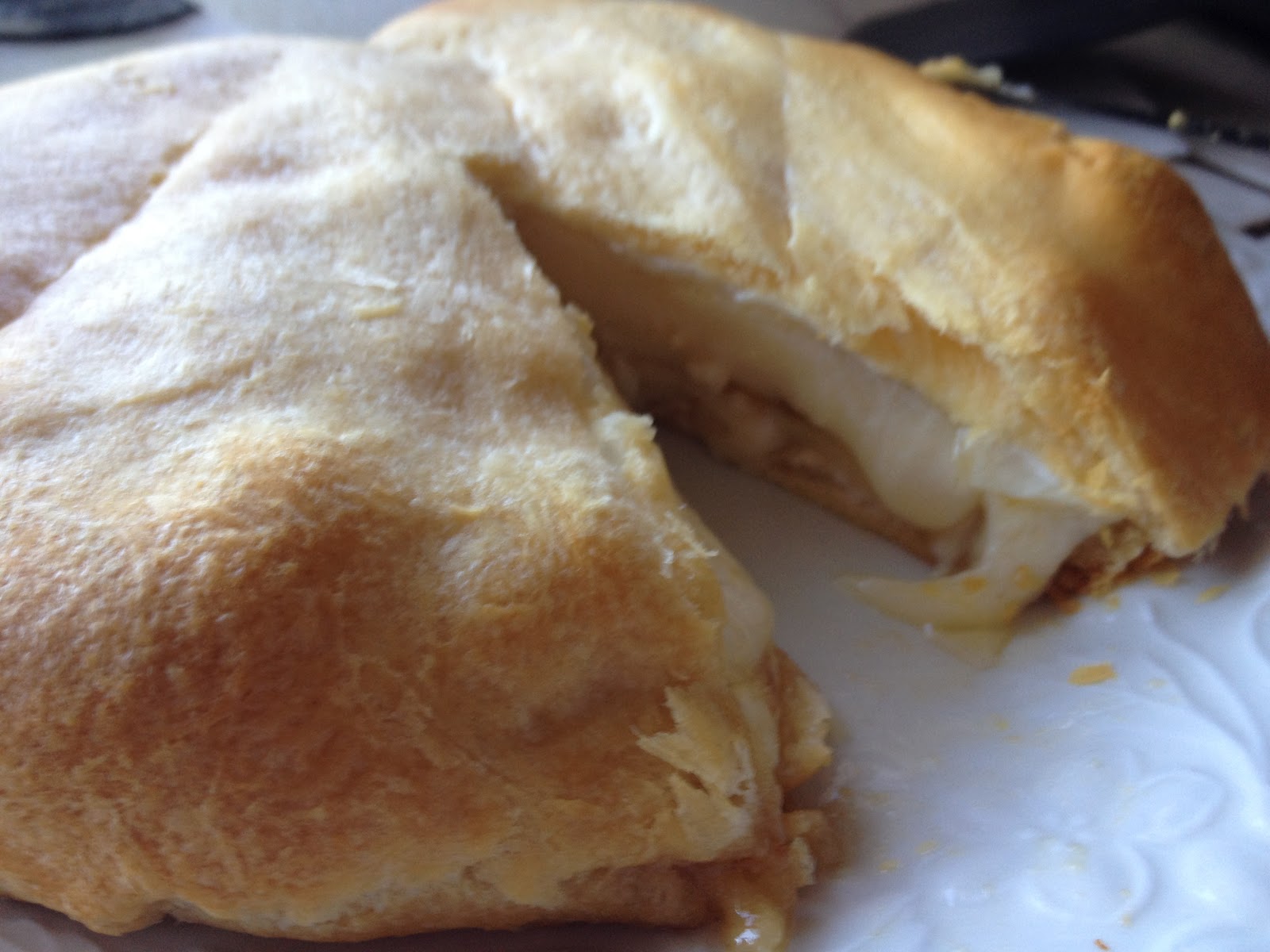 A Tangled Thread: Appetizer Spotlight: Fig Baked Brie