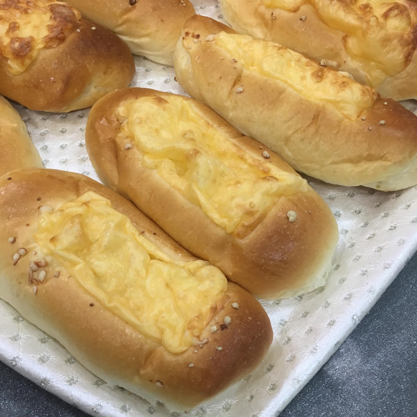 Stapler in the Kitchen: Triple Cheese Roll