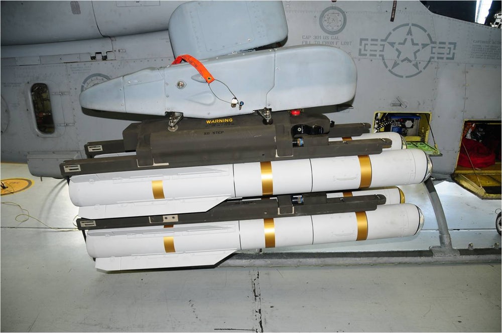 Military and Commercial Technology: US Navy tests JAGM missile on AH-1Z