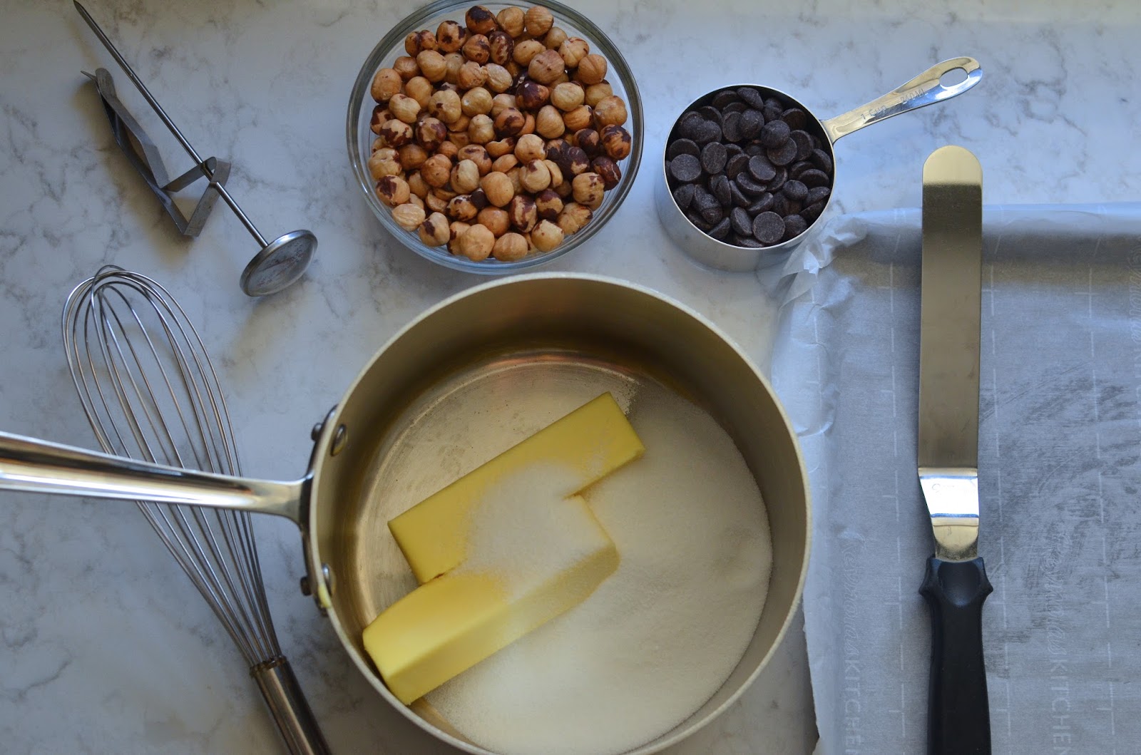 Playing with Flour: Chocolate hazelnut toffee