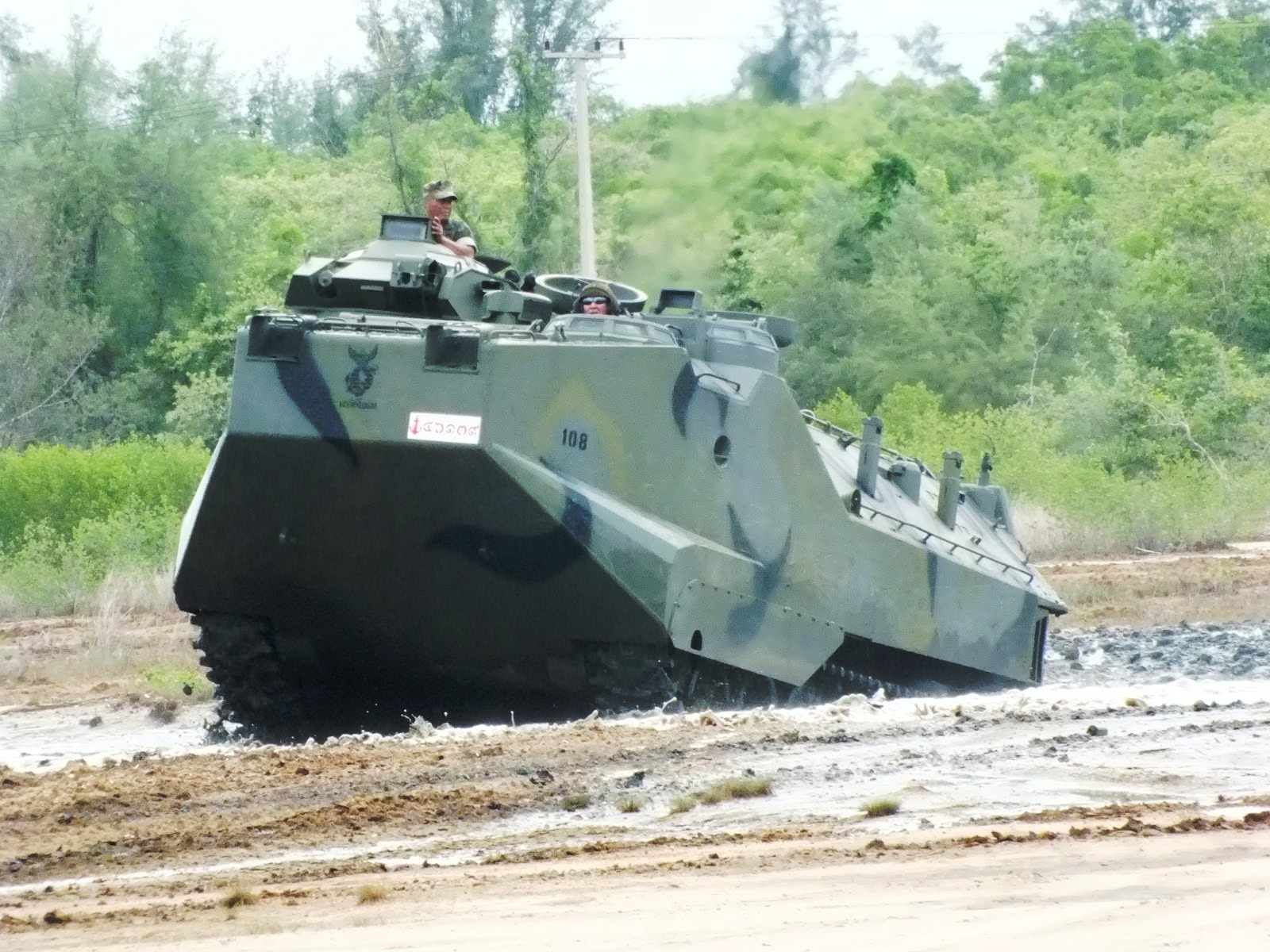 The First Two Upgraded AAV Undergo Tests - Militer Review