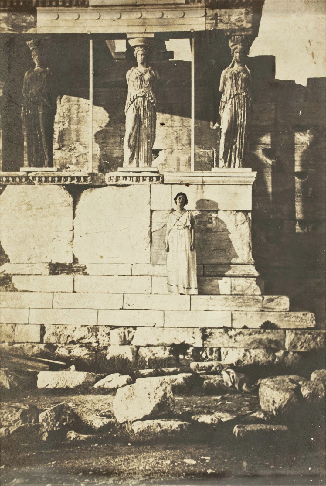 The legend of Isadora Duncan: Isadora Duncan at the Erechtheion temple ...