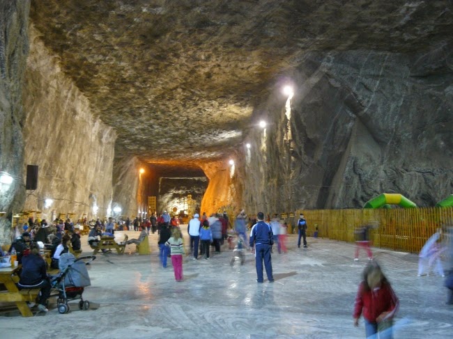 Amazing Romania: PRAID SALT MINE