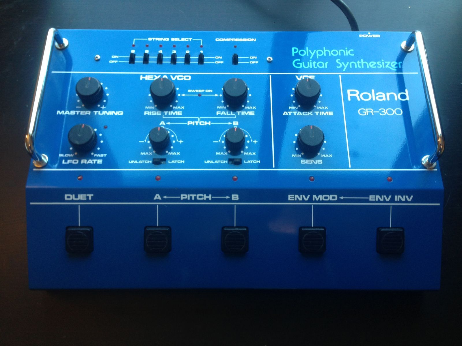 MATRIXSYNTH-B: Roland GR-300 Polyphonic Guitar Synthesizer