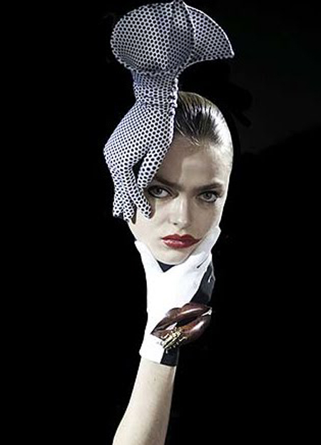 MerciChic : Philip Treacy's Amazing Hats World