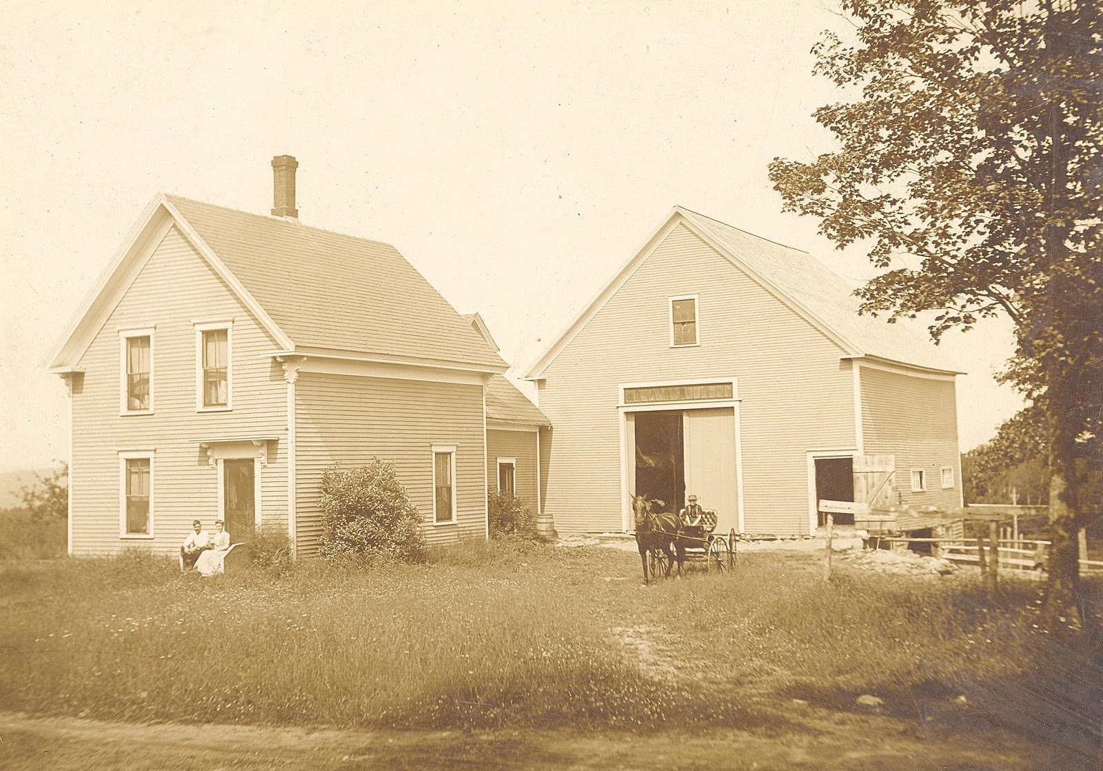 Old photos of architecture: House and barn of Laura Ashcroft