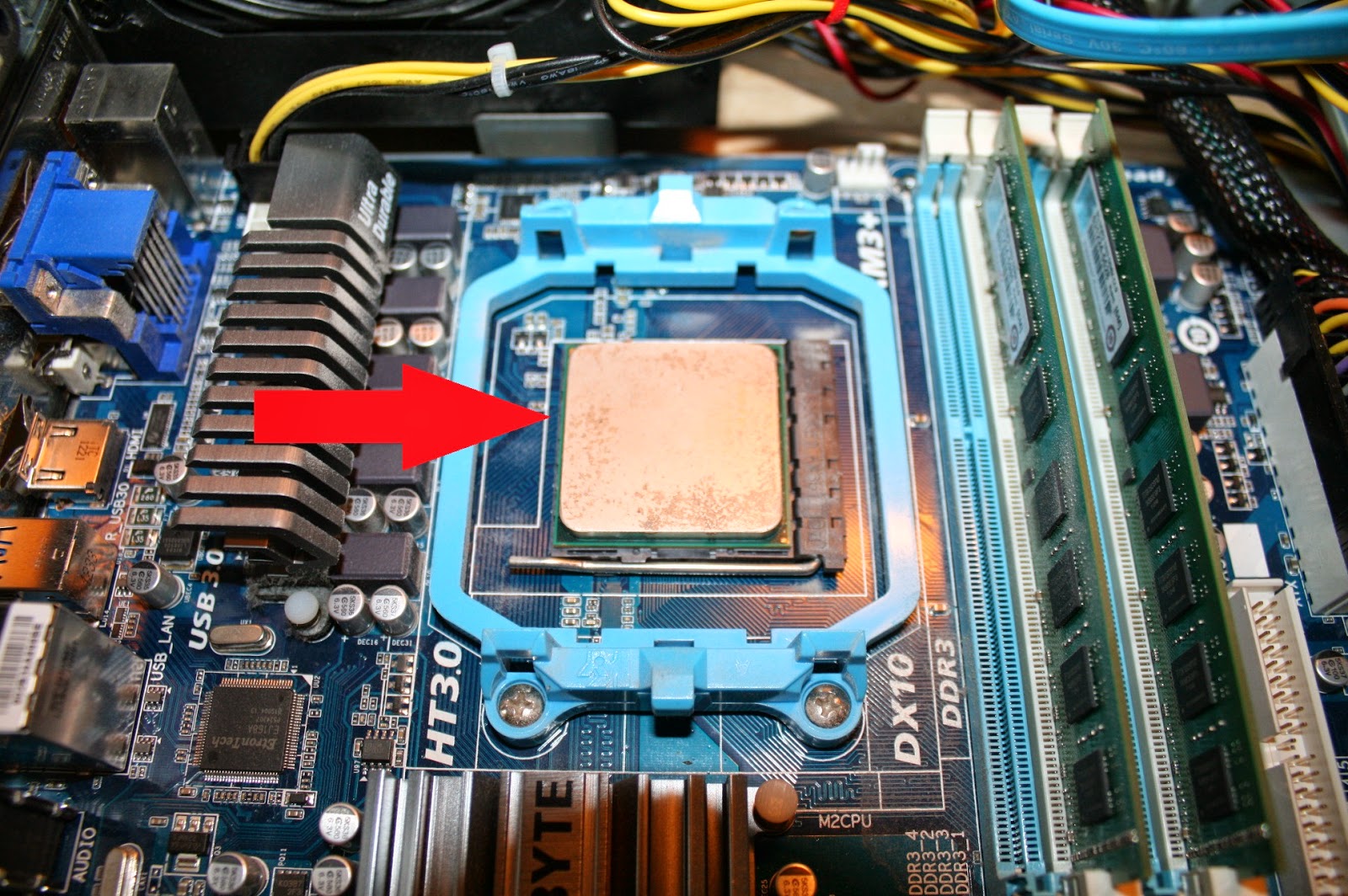 How to Re-Apply Thermal Paste To a CPU | The I.T. Hub UK