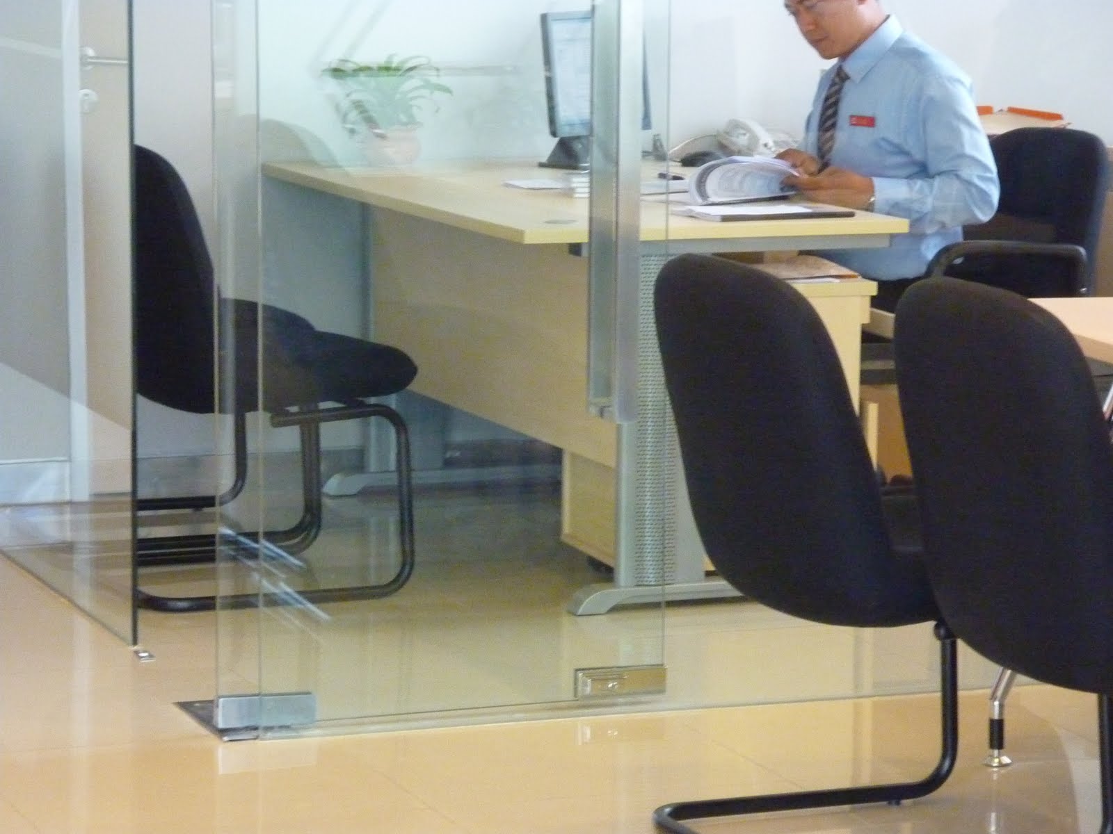 LAEINDONESIA: Standarisasi Interior CIMB Niaga