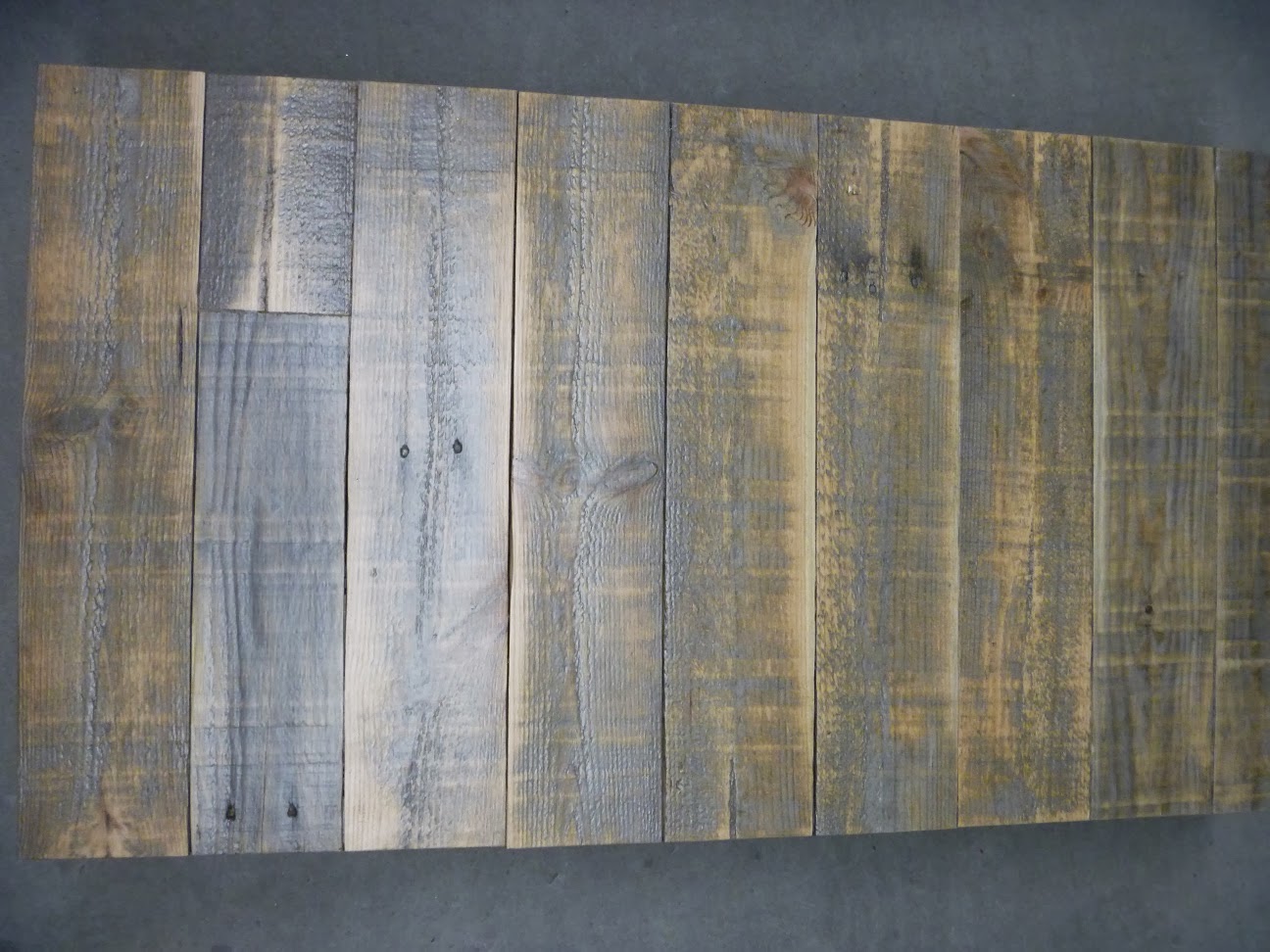 La menuiserie 503: Une table basse restaurée façon "loft industriel"