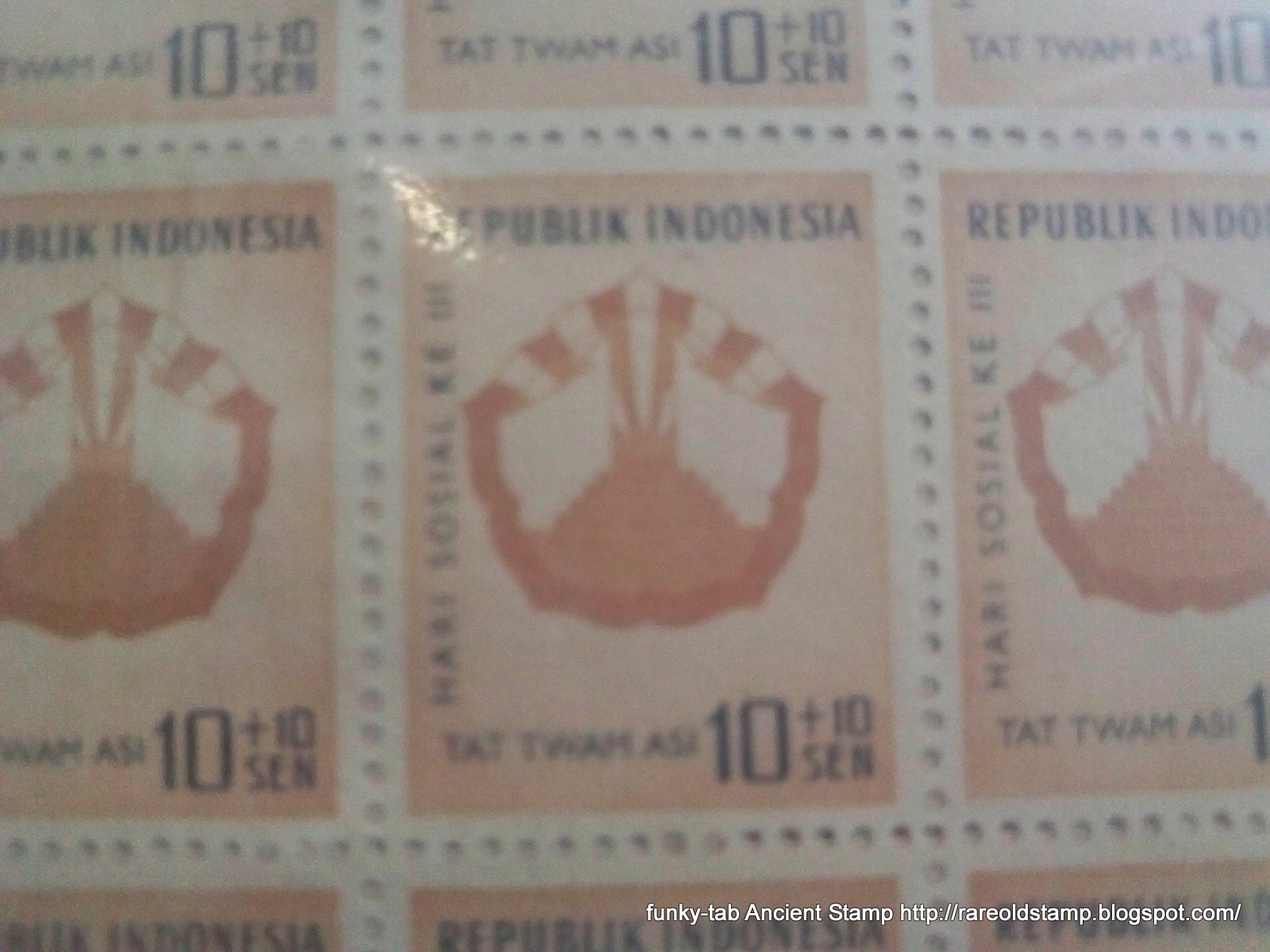The Ancient world stamp collection: Original and unused Indonesian Old ...