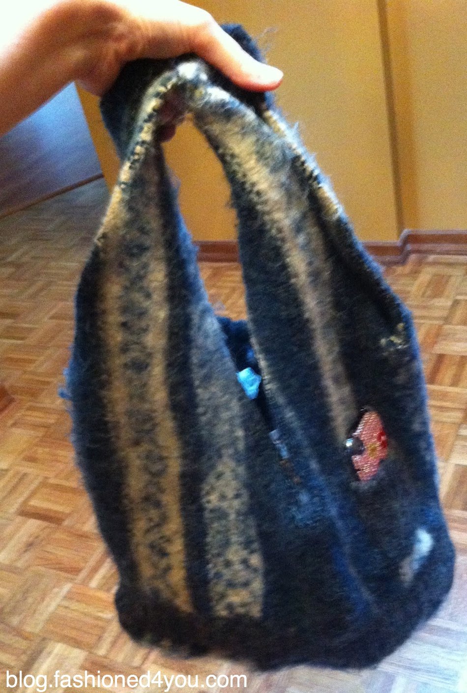 Fashioned4You: From Old Wool Sweater to Fashionable Bag Tutorial