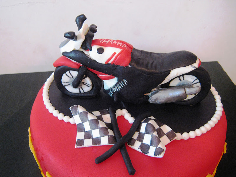 COMANDA TORT BUCURESTI: Tort cu motocicleta....viteza si adrenalina