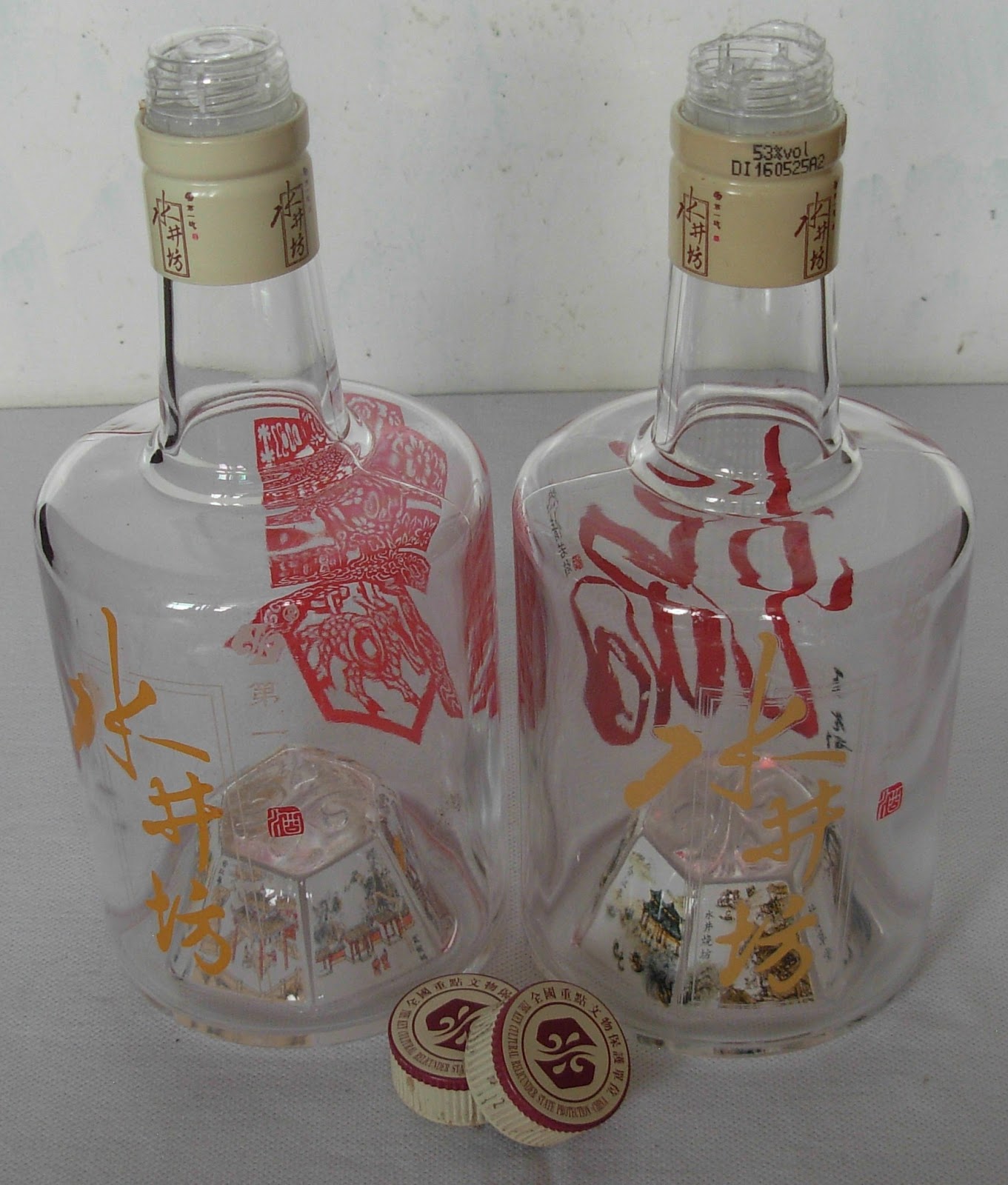 ORIENTAL: sepasang botol arak kaca oriental ( SOLD )
