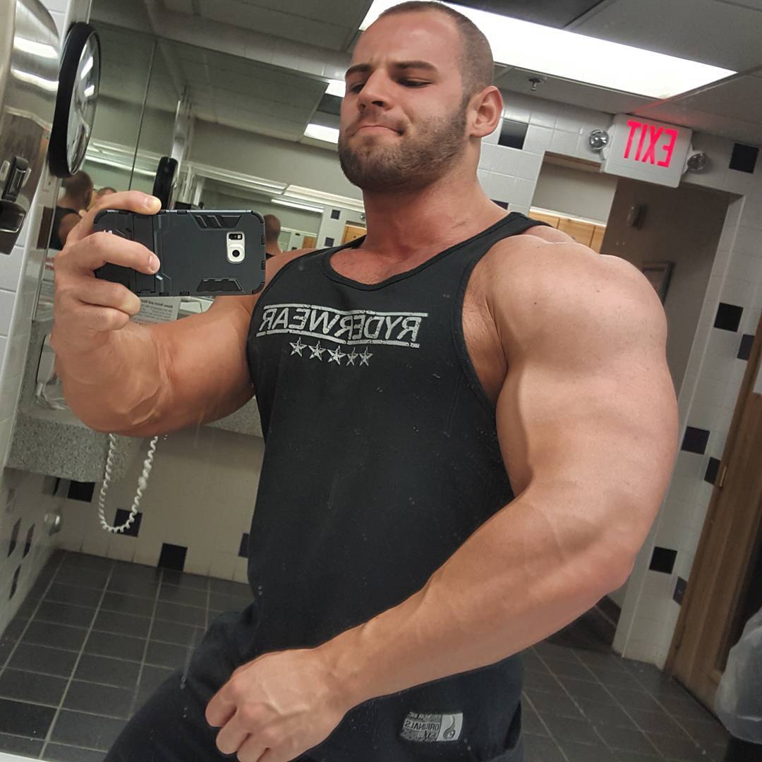Bodybuilder Muscle Worship: Steve Naidovski