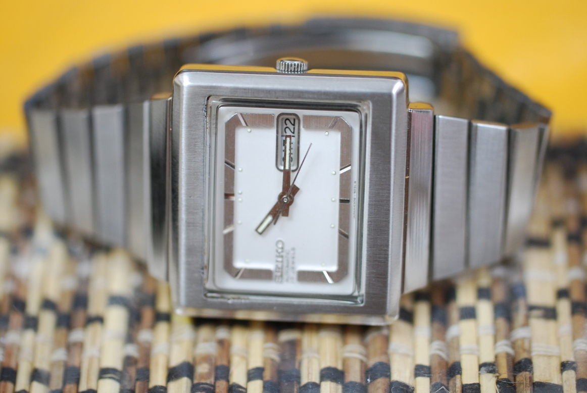 JACK'S TREASURE CHEST OF TIME PIECES: AUTHENTIC VINTAGE SEIKO TV GENTS ...
