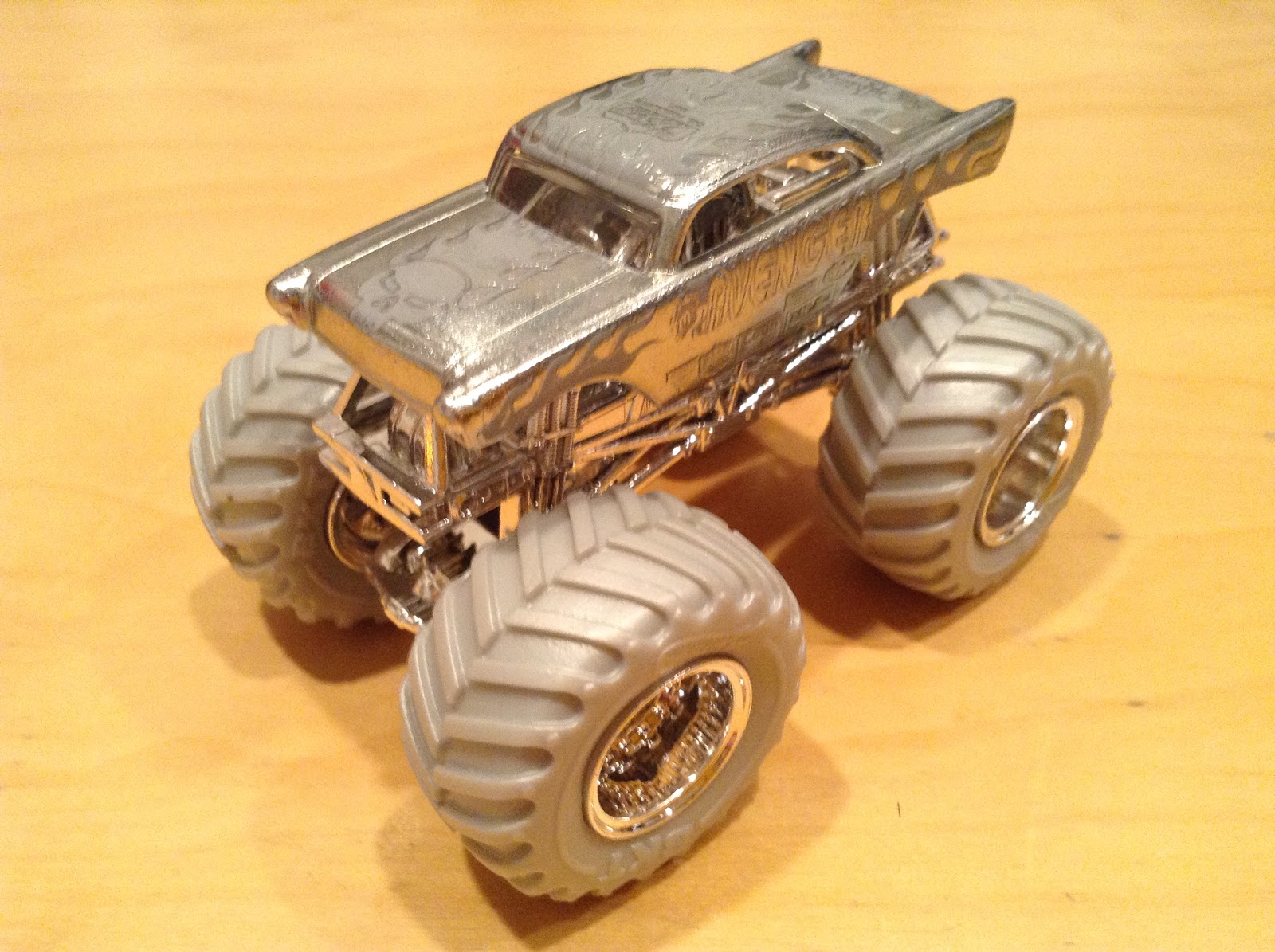 JULIAN'S HOT WHEELS BLOG: Avenger Monster Jam Truck (2017 Silver ...