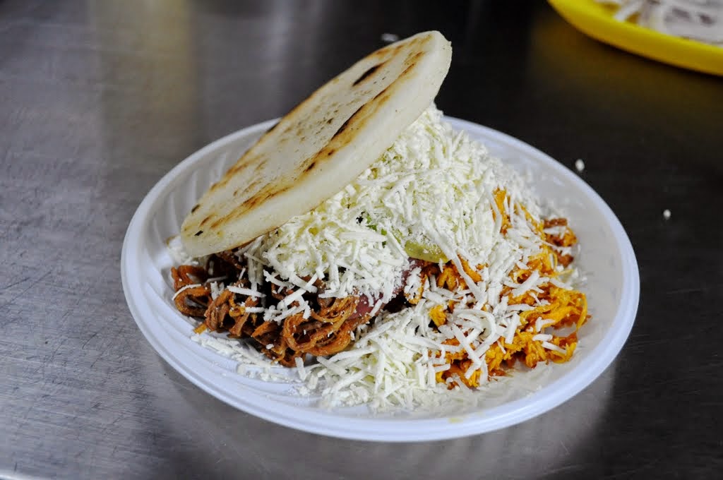 Desayunos a domicilio: Arepas rellenas, el desayuno más típico de Venezuela