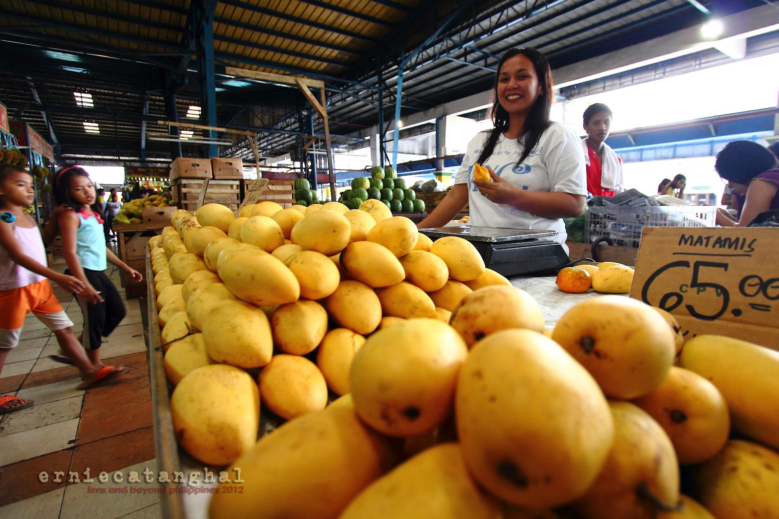 LENS AND BEYOND Philippines (vol. 1): Batch 35: Gandang Palengke ...
