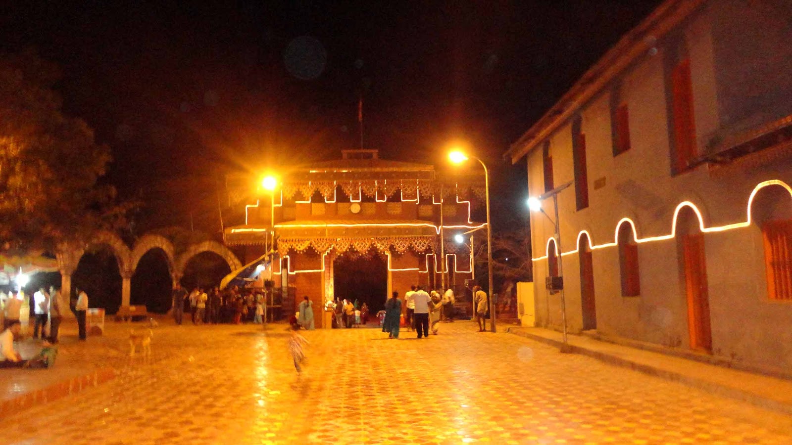 Pune & I : Pictures of Prati Shirdi Sai Baba Temple at Shirgaon - Pune