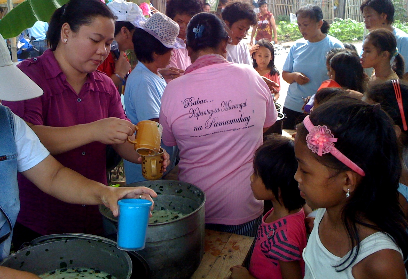 gensan photoblog: Feeding Program at Purok Paradise, Brgy. Tambler