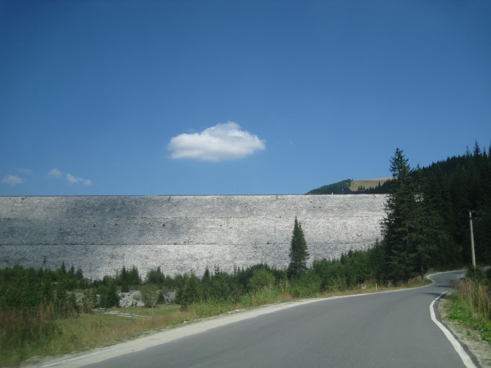 Impresii de calatorie: Drumul Transbucegi, Cabana Dichiu, Lacul Bolboci ...