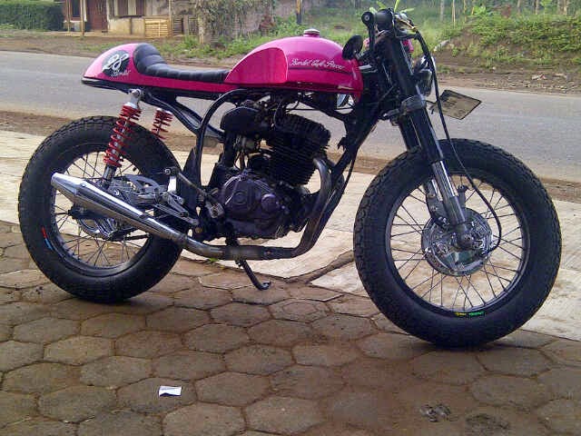 SCUT "Standard Customs": Honda Tiger Cafe Racer Untuk Si Bontot