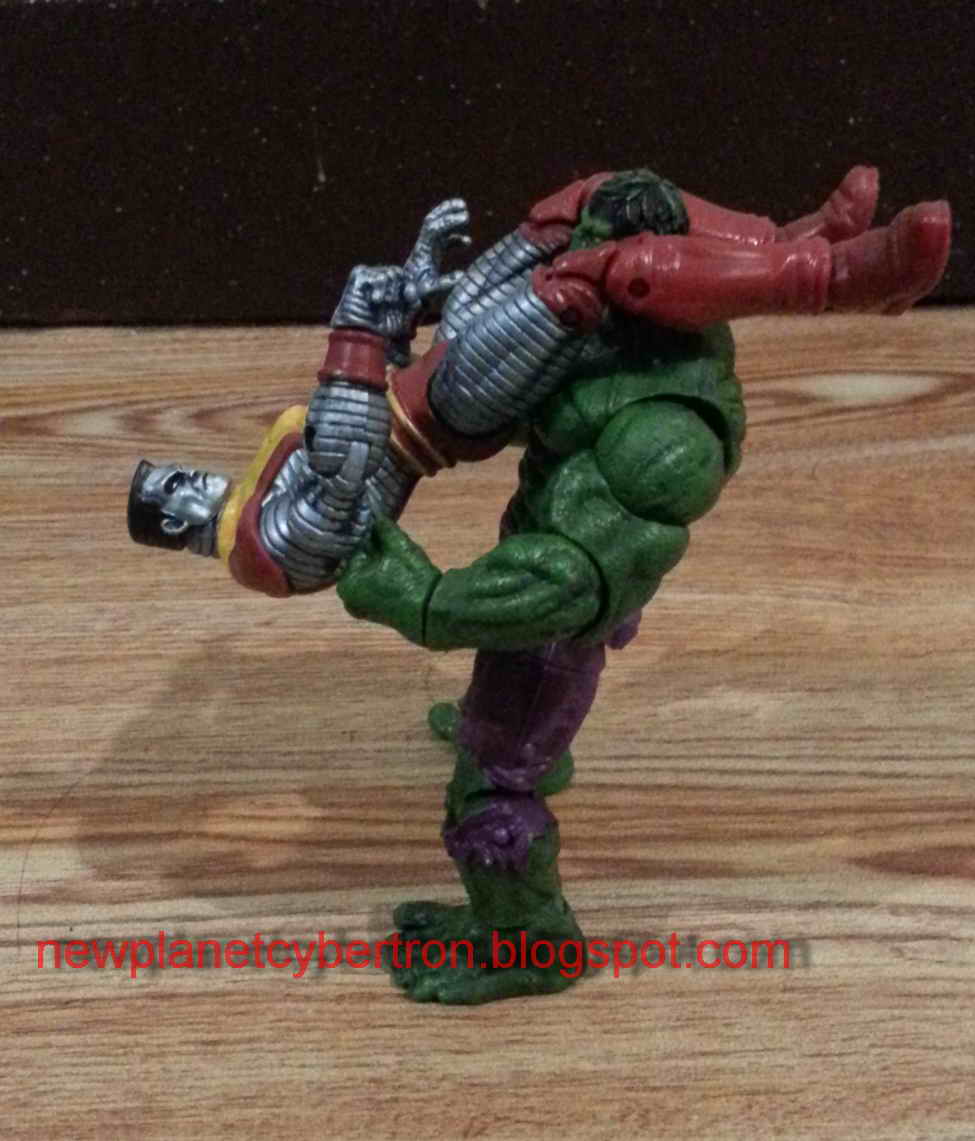 New Planet Cybertron: Diorama - Hulk vs Colossus