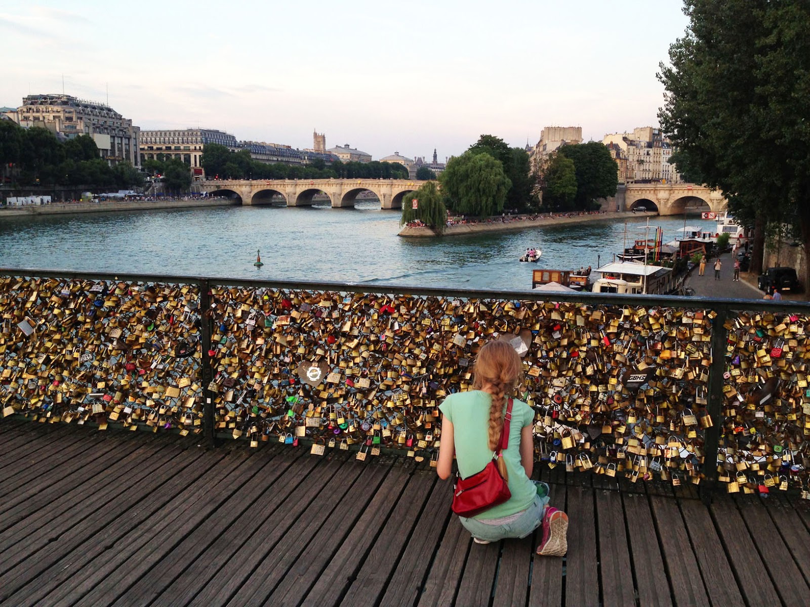 Running Routes: Paris Seine Riverside Running Route