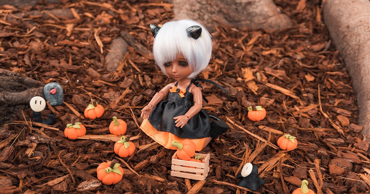 My Dolly Adventures: Harvesting Pumpkins ~ Lore