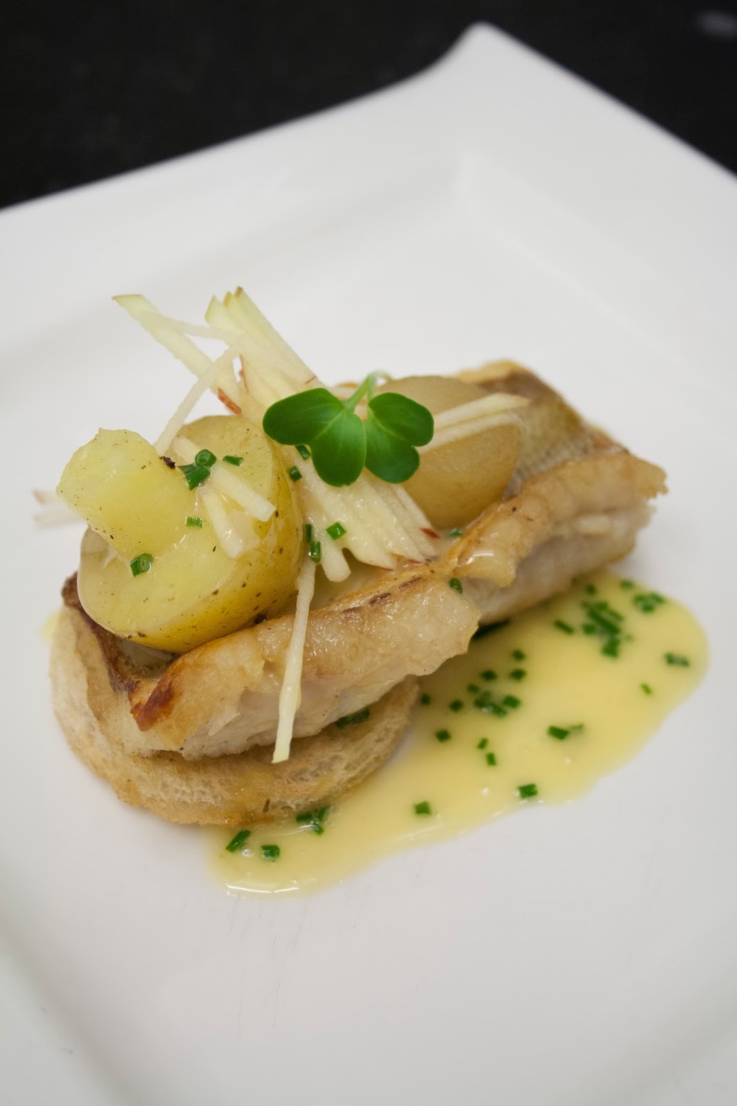 Roodbaars, Jonagold appelen, beurre blanc, komkommer - Hap en Tap