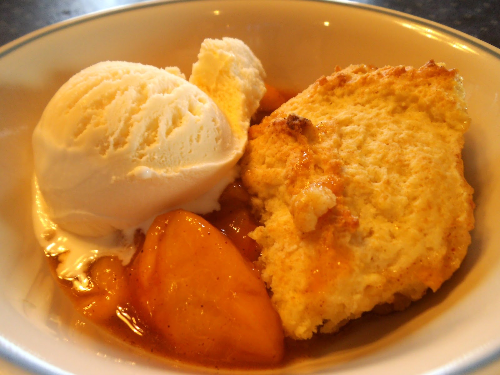 Yankee-Belle Cafe: Peach Cobbler
