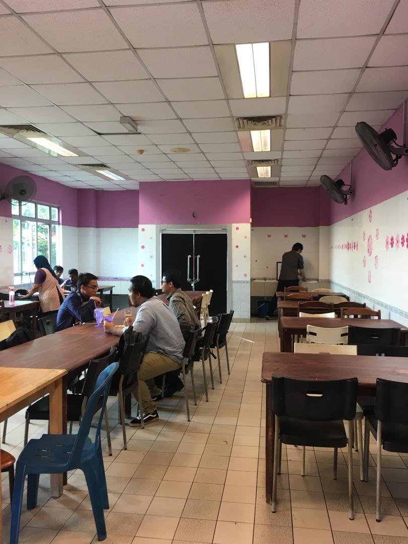 Nuclear Tumbleweeds: Unisel Bestari Jaya students demand improvement in ...
