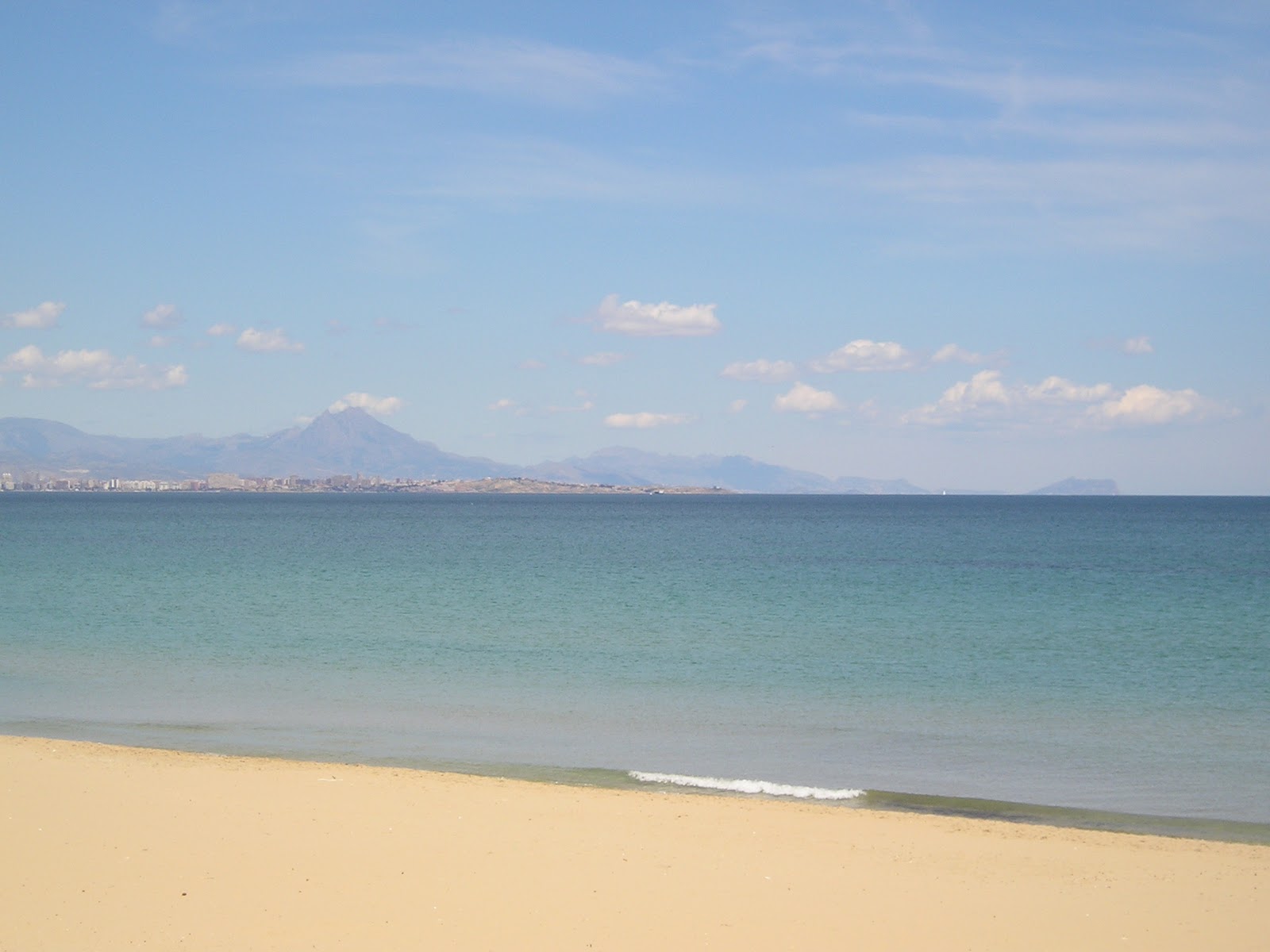 Fotografia viajera Lacoma 07: Playa de Arenales del Sol - Alicante