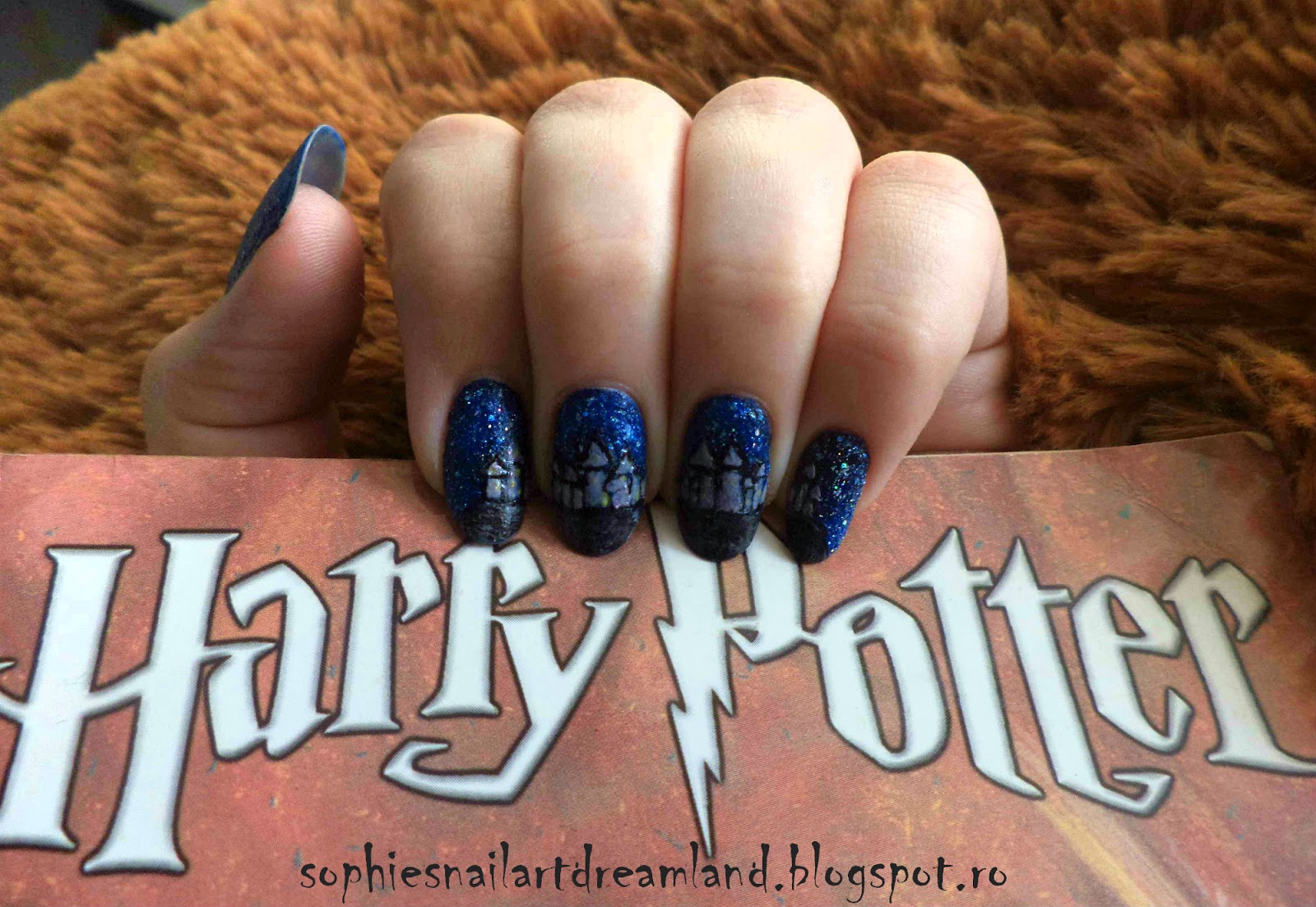 Alphabet nail art challenge - Letter H for.. Harry Potter! (Hogwarts ...